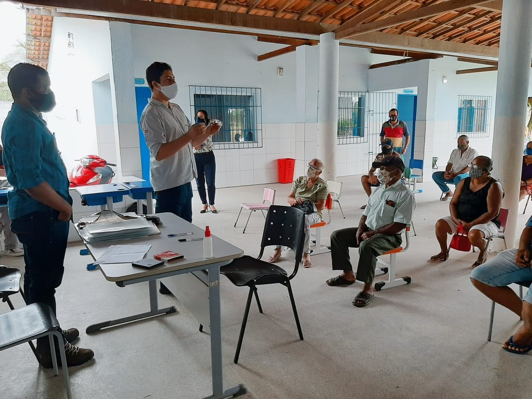 Agricultores de Amélia Rodrigues recebem títulos de terra - Fala Genefax